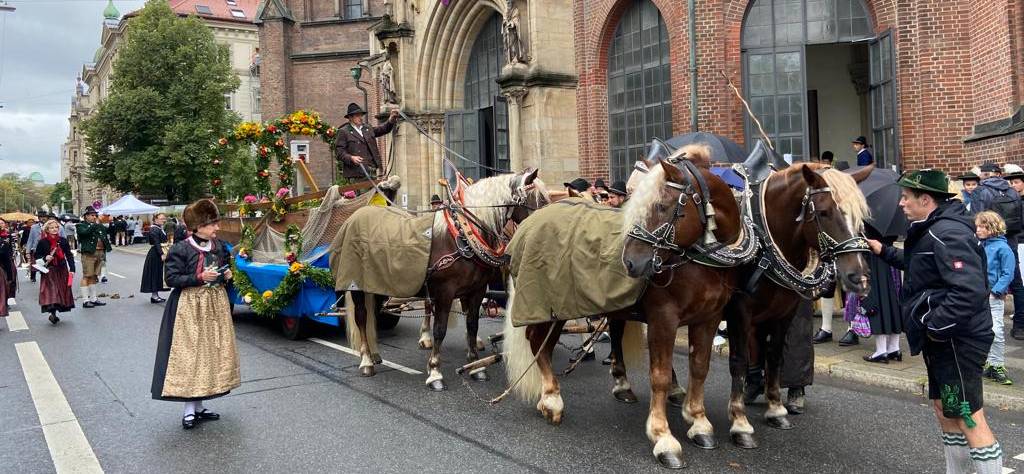Wiesn-Umzug mit Rathausspitzen - Tutzing - Vor-Ort News